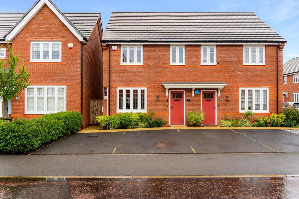 Thompson Farm Meadow, Lowton WA3 3 bed semi-detached house - £260,000