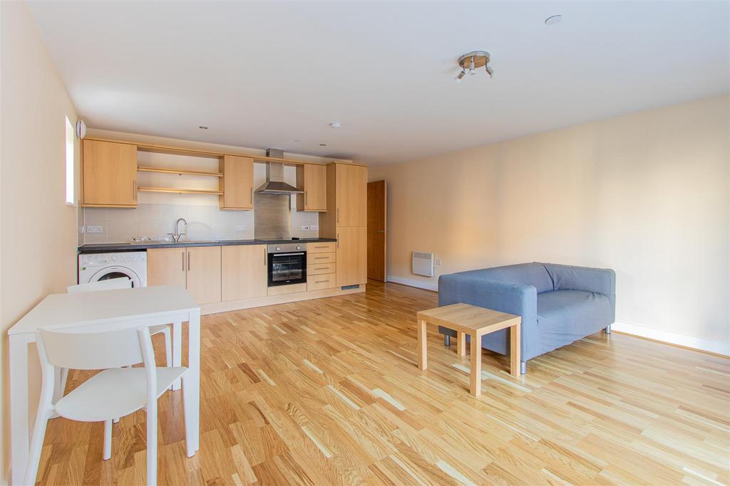Churchill Way, Cardiff CF10 1 bed flat - £1,050 pcm (£242 pw)