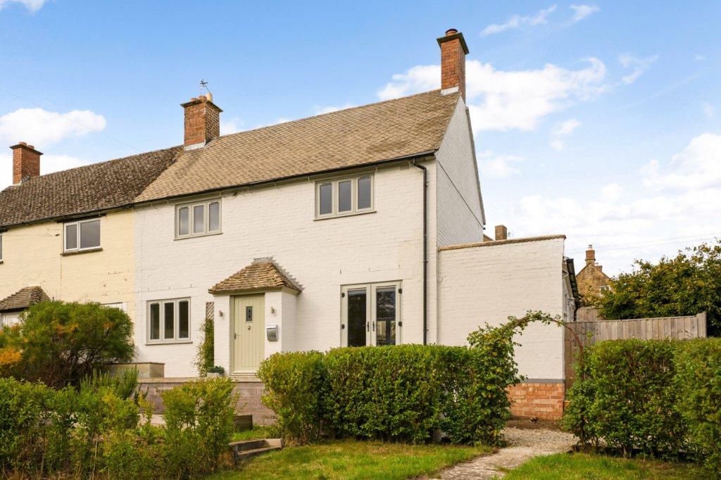 Stonebridge, Todenham... 3 bed semi-detached house - £400,000
