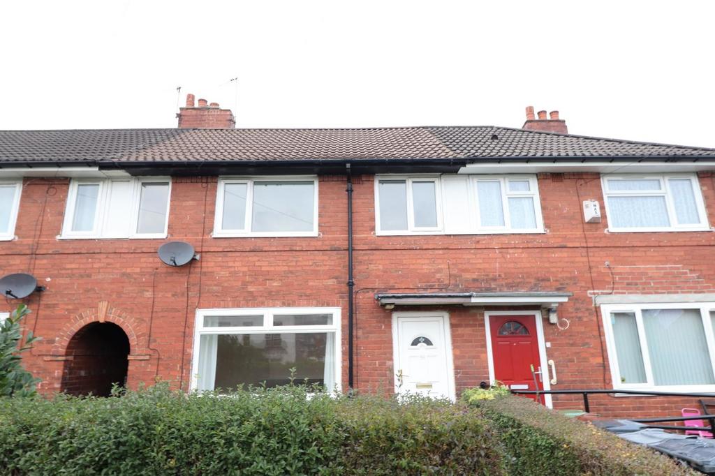 Victoria Park Grove, Bramley, Leeds... 3 bed house - £1,050 pcm (£242 pw)