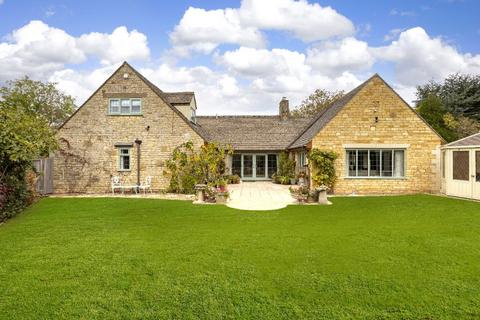 Houses for sale in Broadway, Worcestershire | OnTheMarket