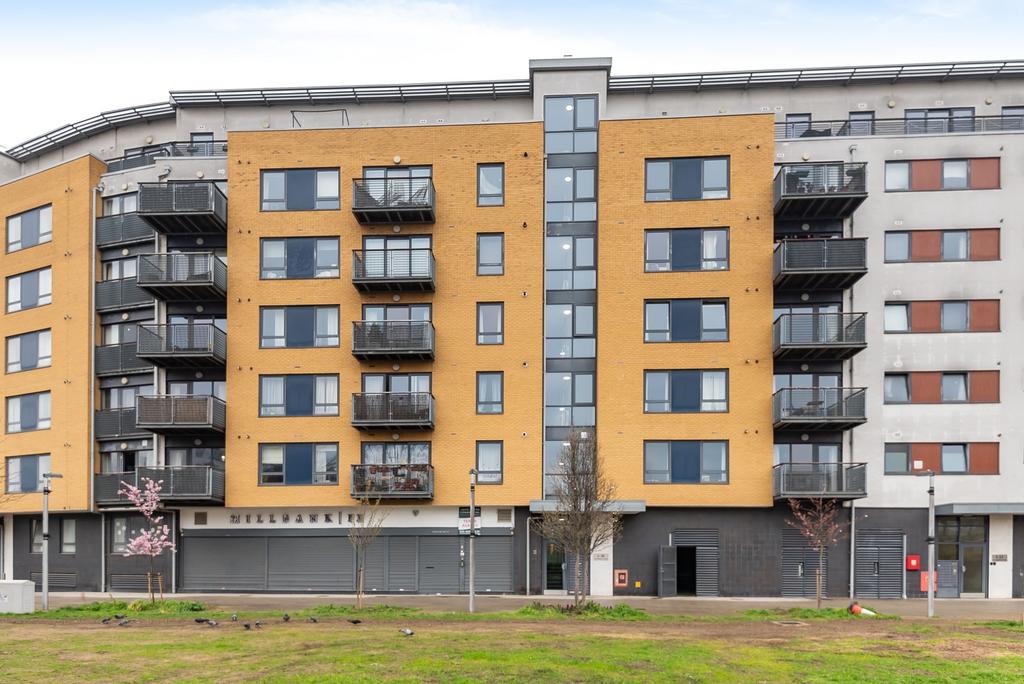 Tarves Way London SE10 2 bed flat - £2,100 pcm (£485 pw)