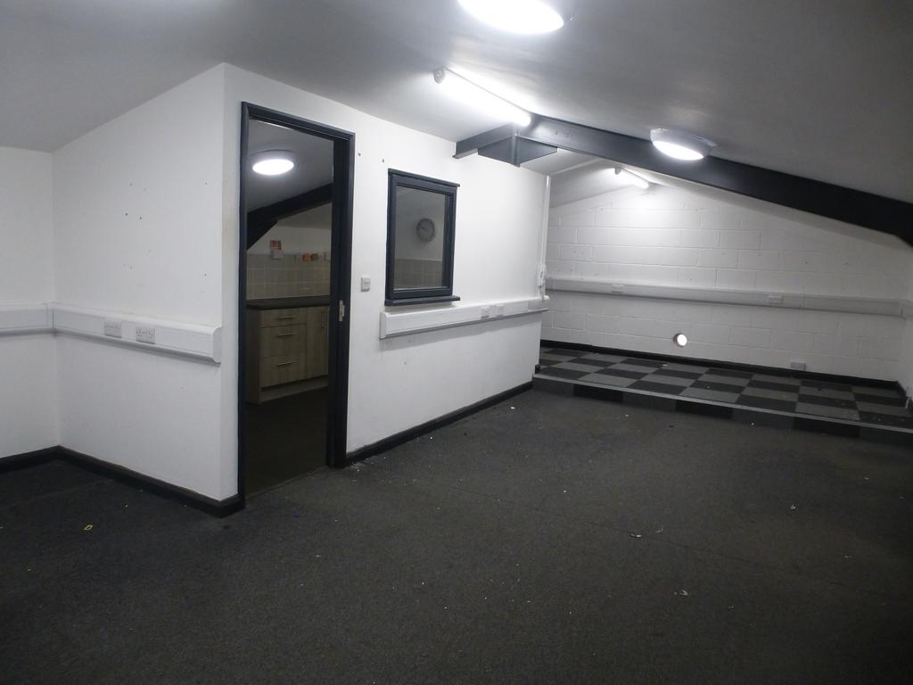 Field Road, Bloxwich, Walsall Industrial unit to rent - £667 pcm (£154 pw)