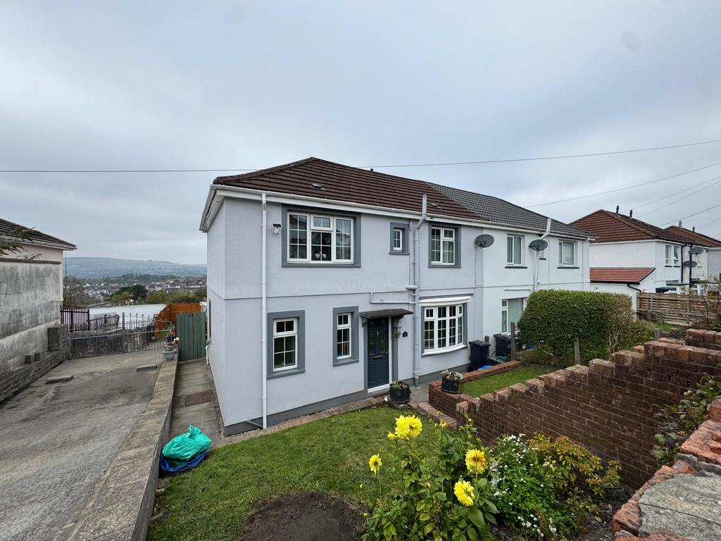 Merthyr Tydfil CF47 3 bed semi-detached house - £195,000