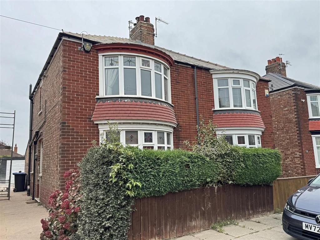 Marion Avenue, Linthorpe... 2 bed semi-detached house - £130,000