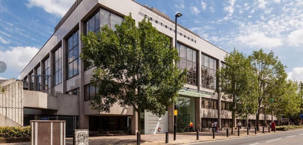 Lampton Road, Hounslow TW3 1 bed apartment - £1,300 pcm (£300 pw)