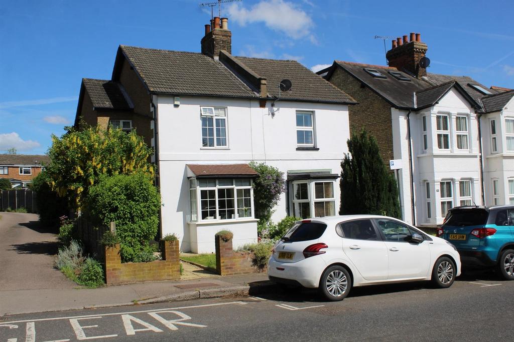 Barnet Road, Potters Bar EN6 3 bed semi-detached house for sale - £585,000