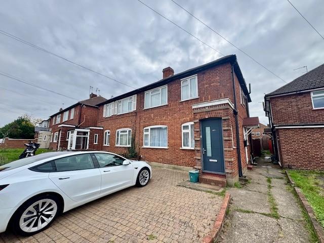Willow Tree Lane, Hayes UB4 2 bed maisonette - £1,550 pcm (£358 pw)