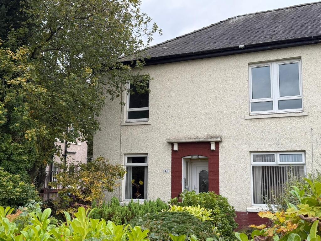 Killoch Drive, Knightswood, Glasgow, G13 2 bed flat - £975 pcm (£225 pw)