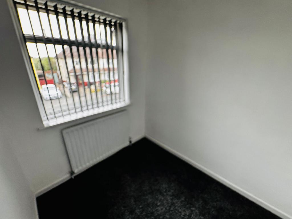 Marmion Grove, Dudley, DY1 2DG 3 bed end of terrace house to rent - £1,260 pcm (£291 pw)