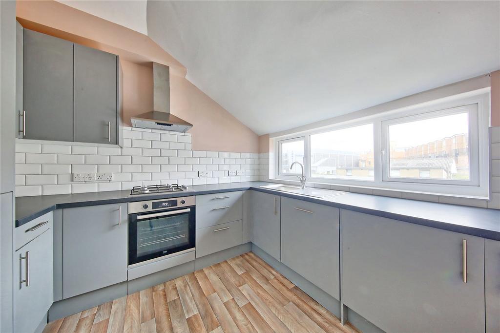 Gambole Road, SW17 4 bed property - £3,500 pcm (£808 pw)