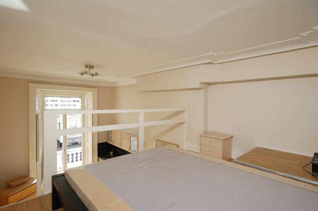Elvaston Place, South Kensington... Studio to rent - £4,334 pcm (£1,000 pw)