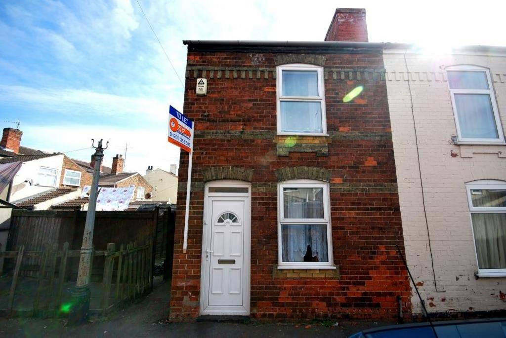 Dock Terrace, Boston 3 bed terraced house - £795 pcm (£183 pw)