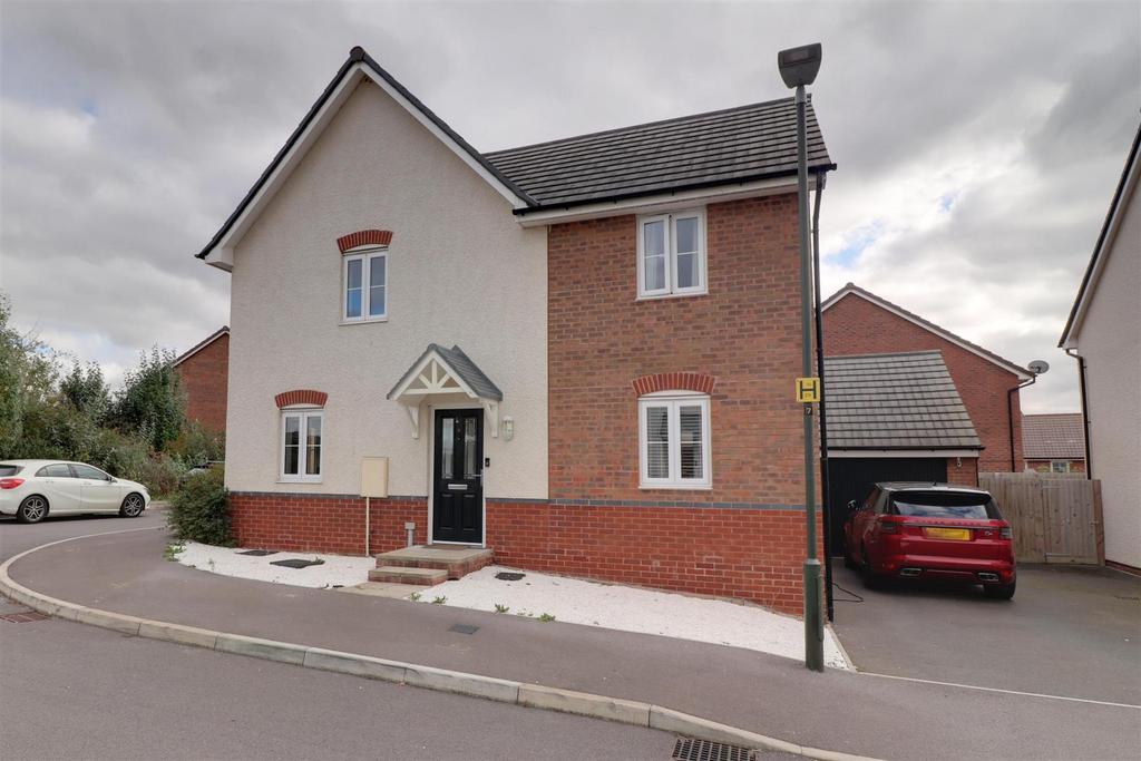 James Sleeman Close, Great Oldbury... 4 bed detached house - £460,000