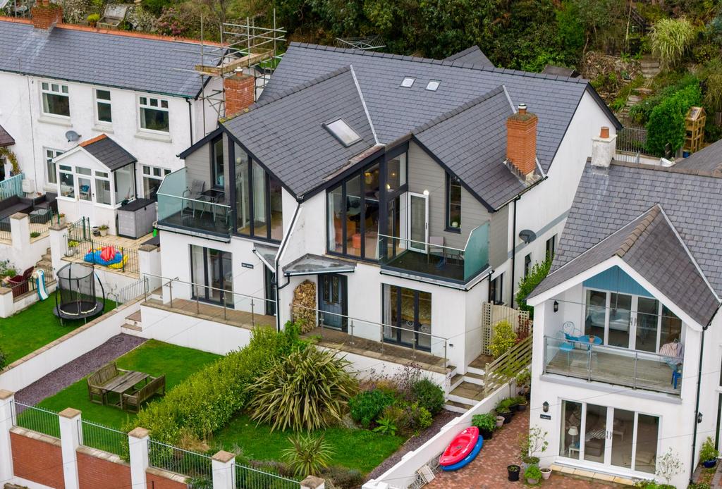 Glanymor Road, Goodwick, SA64 3 bed detached house for sale - £350,000