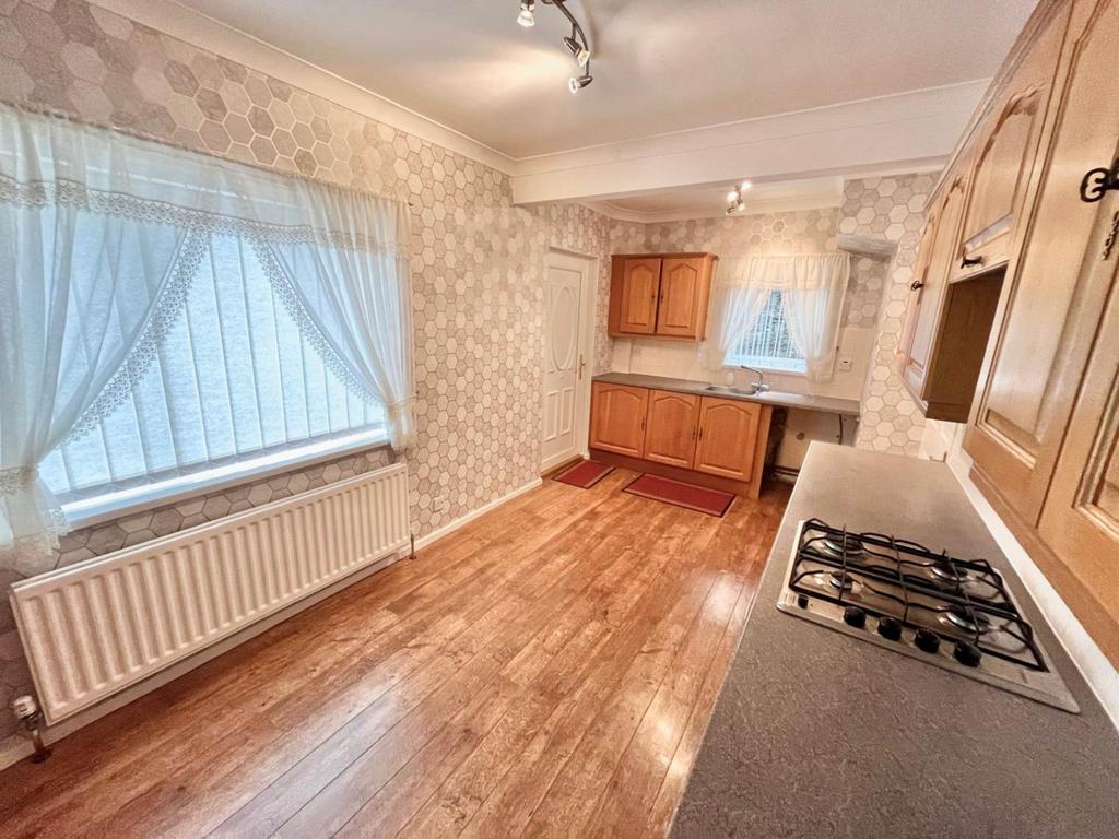 Hendon Rd, Gateshead NE8 3 bed semi-detached house - £795 pcm (£183 pw)