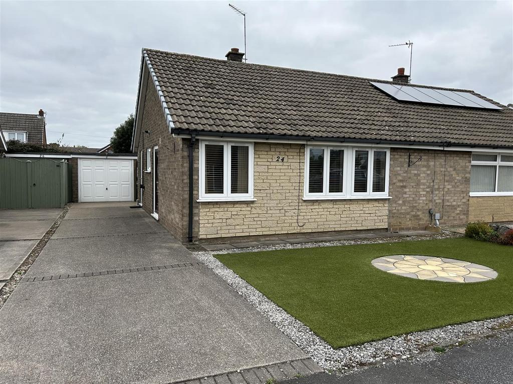 The Meadows, Howden, Goole 2 bed semi-detached bungalow - £185,000
