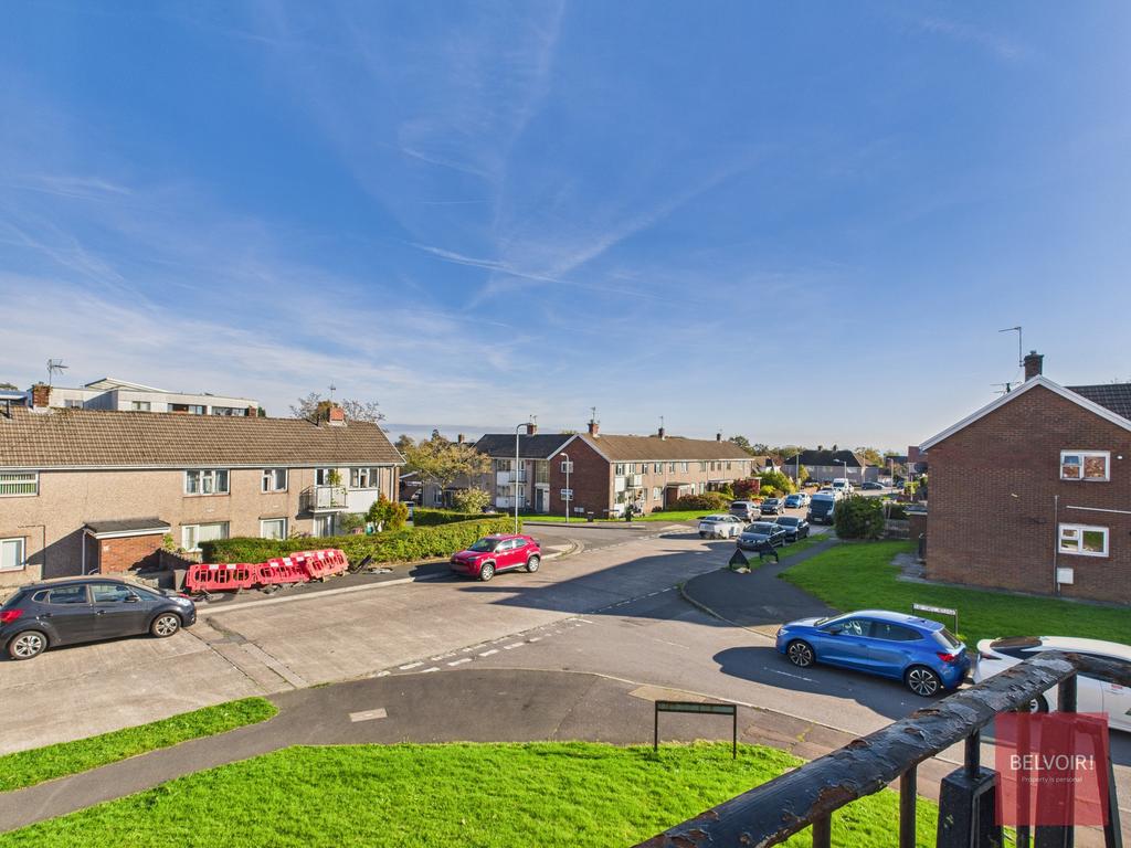 Bay Tree Avenue, Sketty, Swansea, SA2 3 bed flat - £895 pcm (£207 pw)