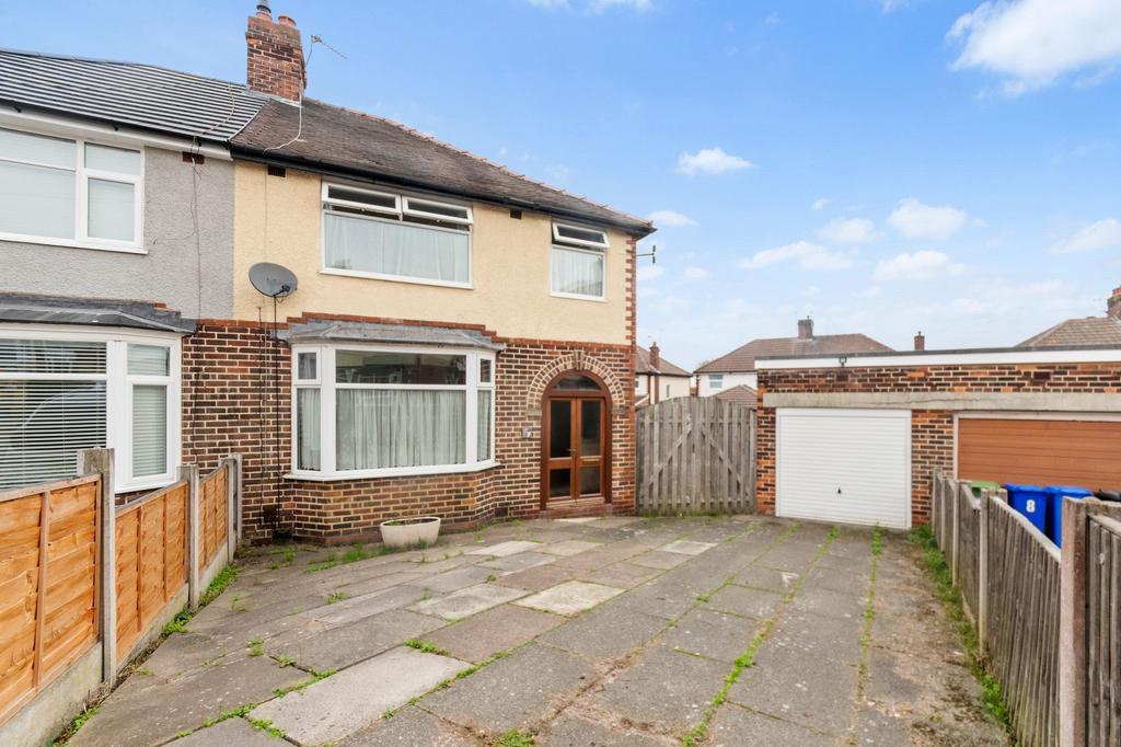 Lyndon Grove, Runcorn, WA7 3 bed semi-detached house to rent - £1,100 ...