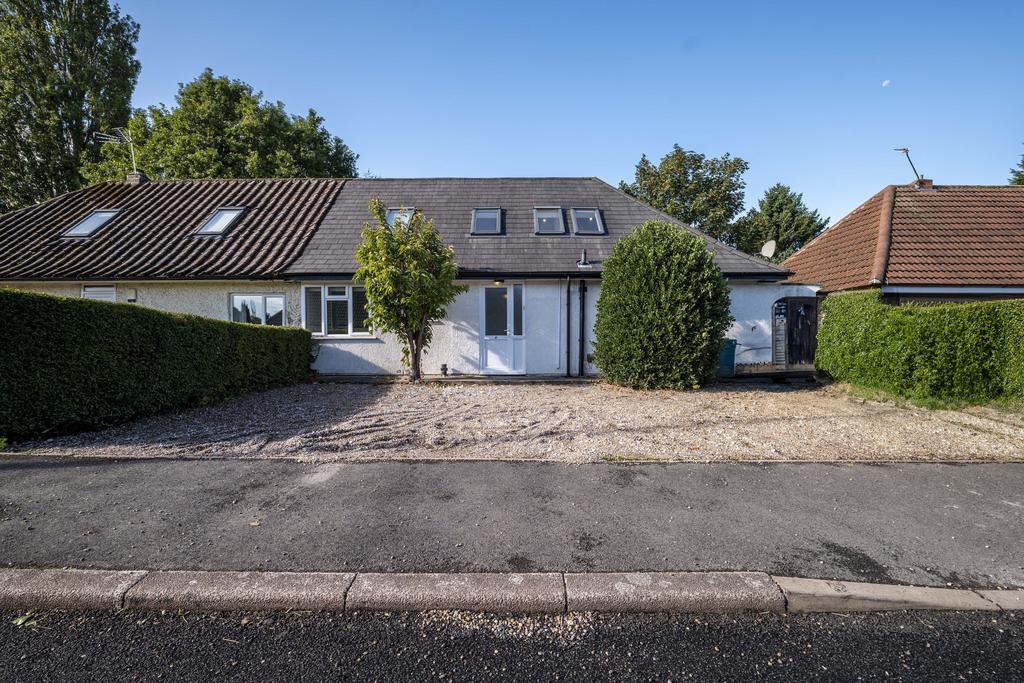 Scalford Drive, Nottingham NG8 6 bed semi-detached bungalow - £3,754 ...