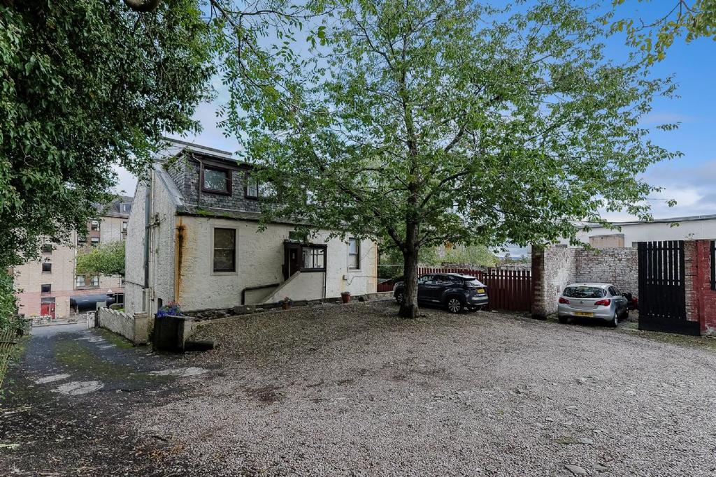 Orangefield Place, Orangefield Guest... 11 bed detached house - £152,000