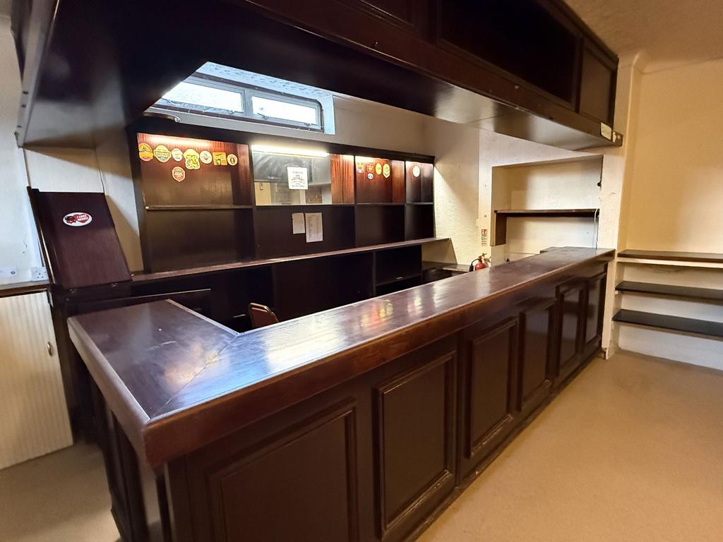 Lower Thrift Street, Northampton... Pub - £65,000