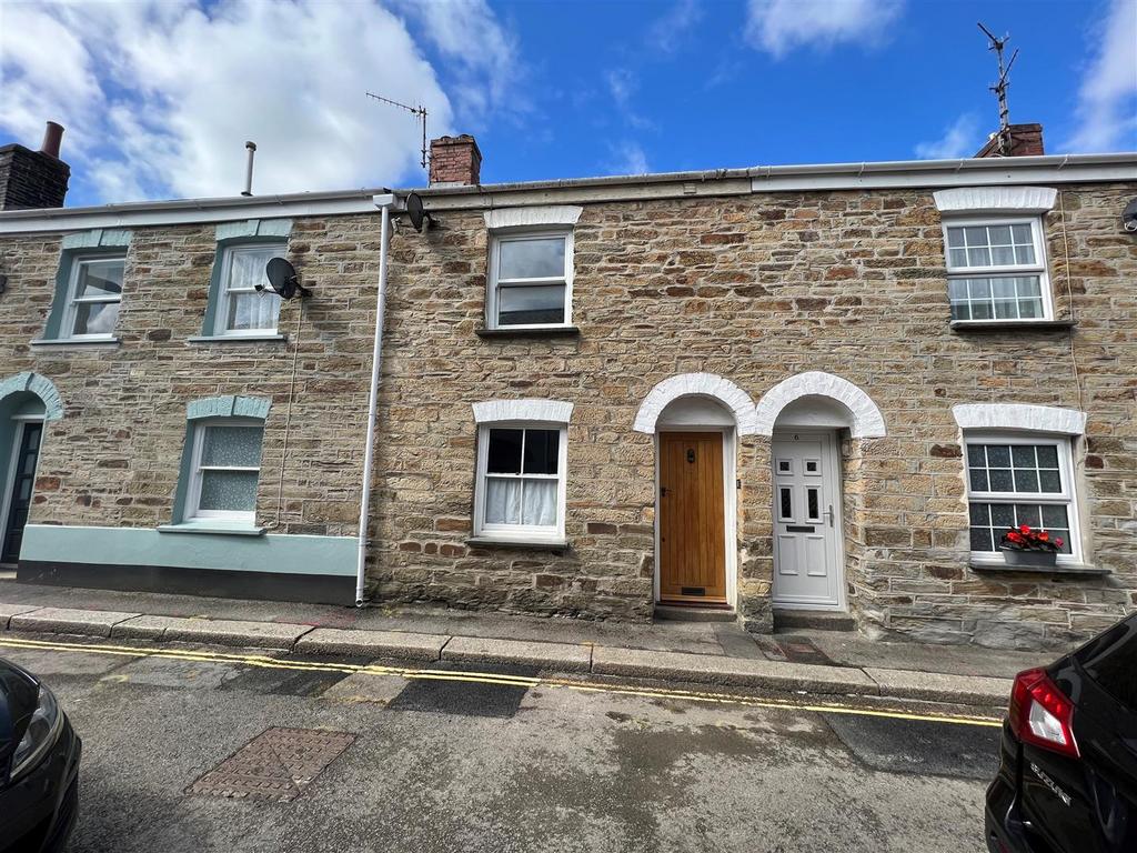 St. Dominic Street, Truro 2 bed terraced house - £1,100 pcm (£254 pw)