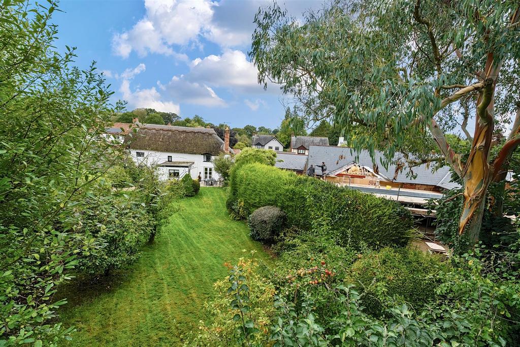 Marsh Green, Exeter 4 bed detached house - £1,800 pcm (£415 pw)