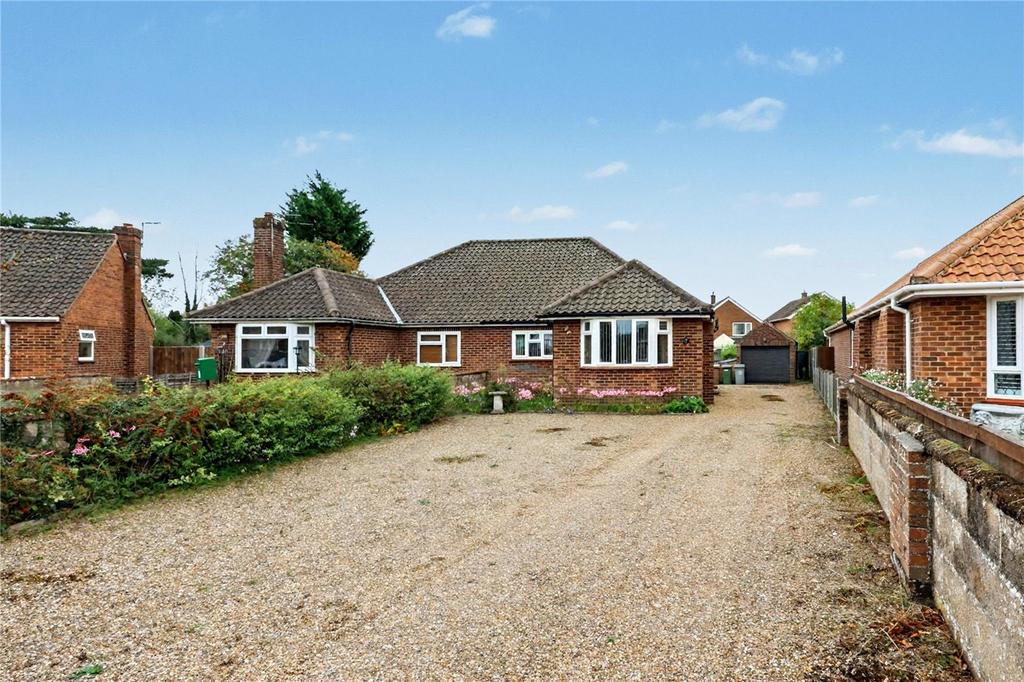 Devon Avenue, Hellesdon, Norwich... 2 bed bungalow - £230,000