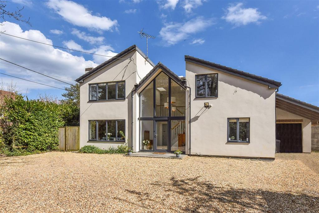 Passfield Common, Liphook 5 bed detached house - £845,000