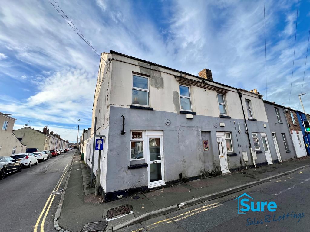 Tredworth Road. GL1 3 bed end of terrace house - £1,050 pcm (£242 pw)