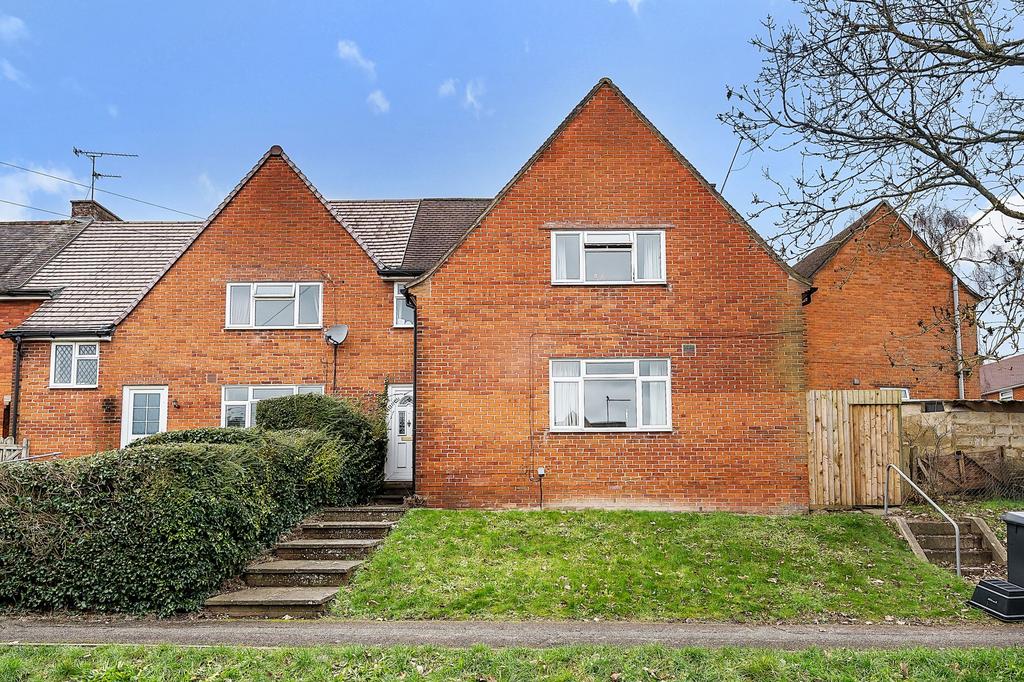 Cromwell Road, Winchester, SO22 4 bed end of terrace house - £2,444 pcm ...