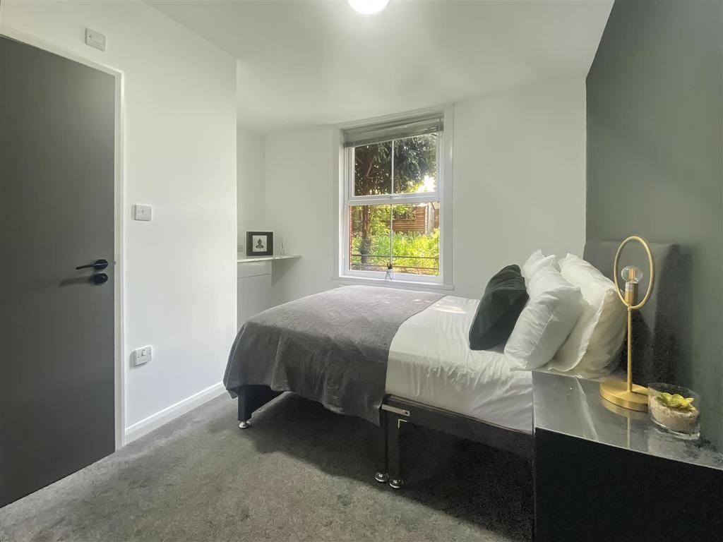 Room 3, Military Road, CO1 2AD 1 bed in a house share - £750 pcm (£173 pw)