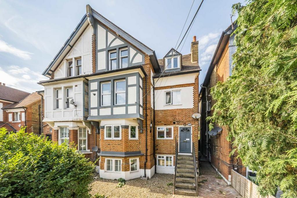Gleneagle Road, London SW16 2 bed flat - £425,000