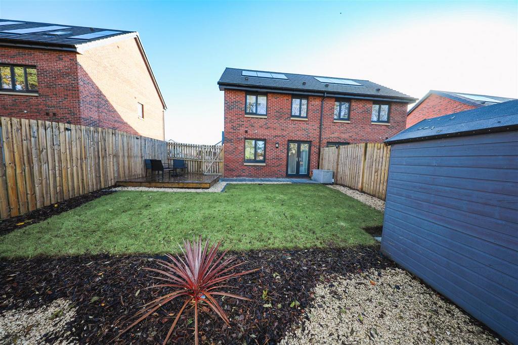 Lawder Gardens, Glenrothes 3 bed semi-detached house - £219,995