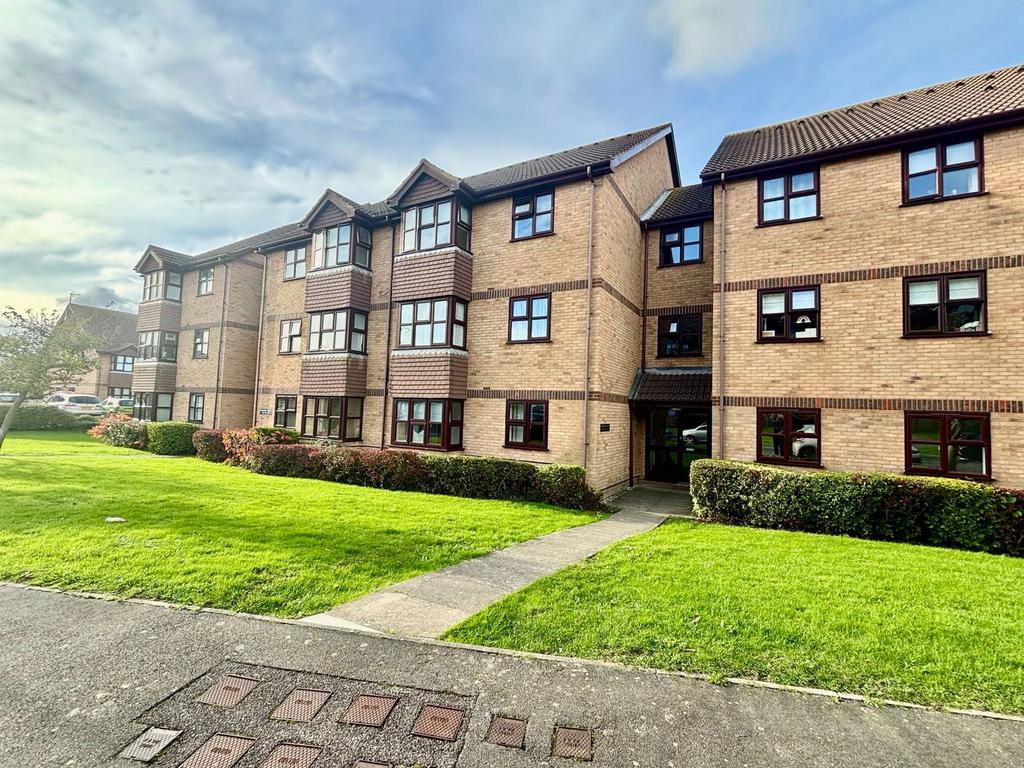 Snowdon Close, Eastbourne BN23 1 bed flat - £900 pcm (£208 pw)