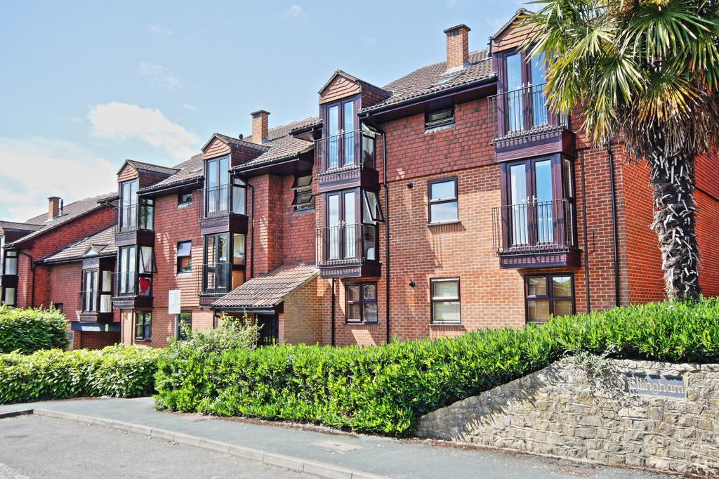 Midhope Road, Woking GU22 1 bed flat - £1,150 pcm (£265 pw)