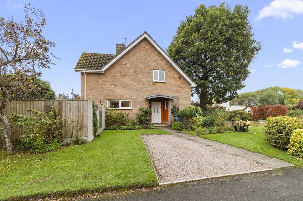 The Drive, Worcester WR2 4 bed semi-detached house for sale - £425,000
