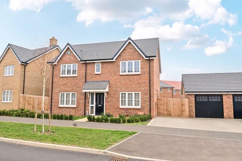 Howard Way, Biddenham MK40 4 bed detached house - £650,000