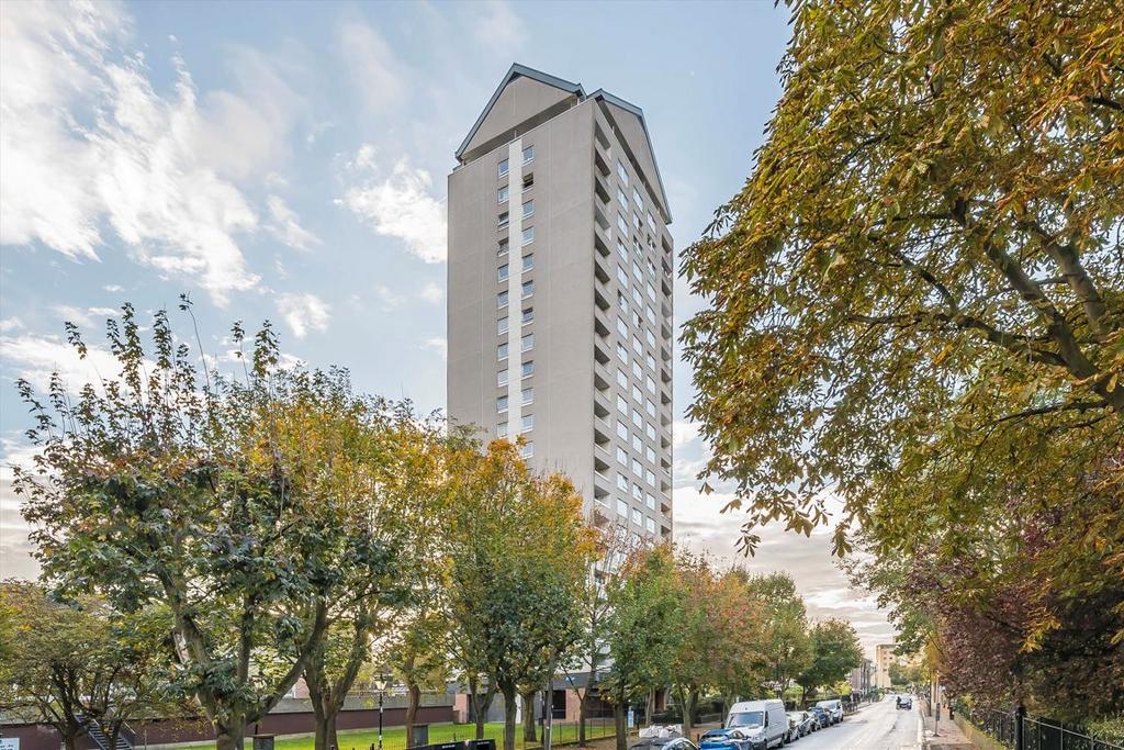 Topmast Point, London E14 1 bed flat - £1,400 pcm (£323 pw)