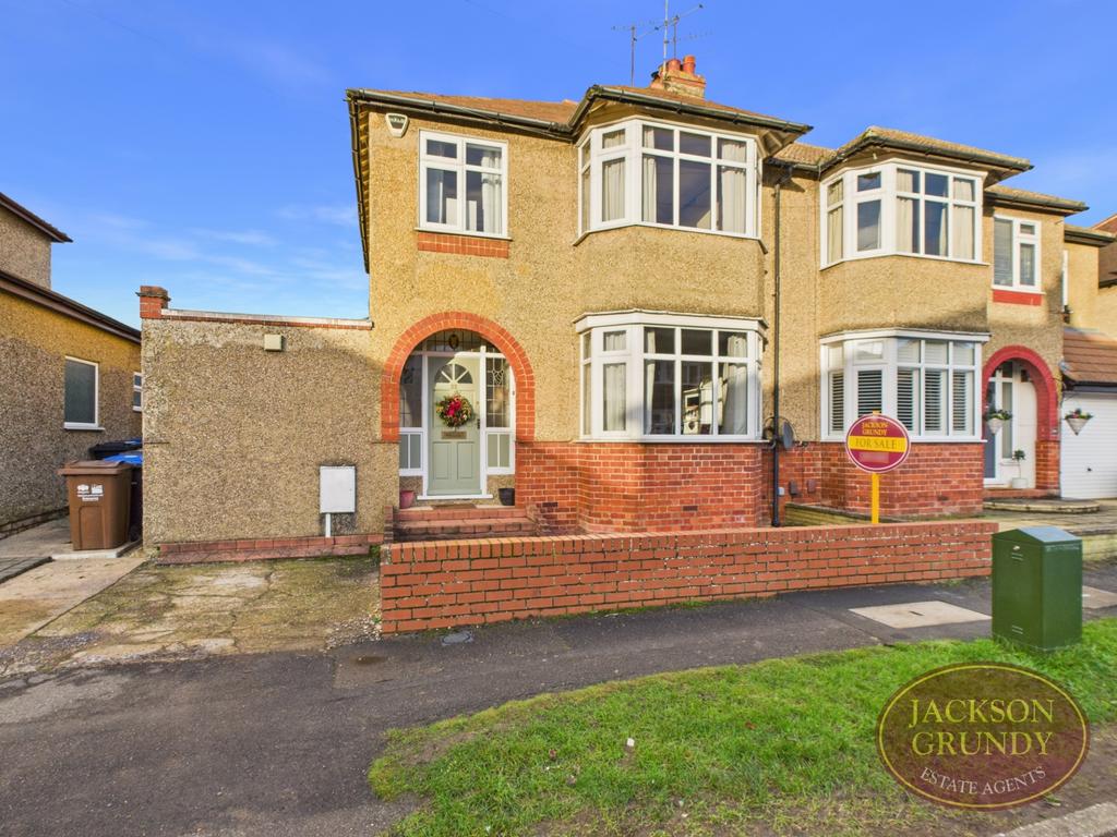 Lynton Avenue, Kingsthorpe, NN2 8LX 4 bed semi-detached house for sale ...