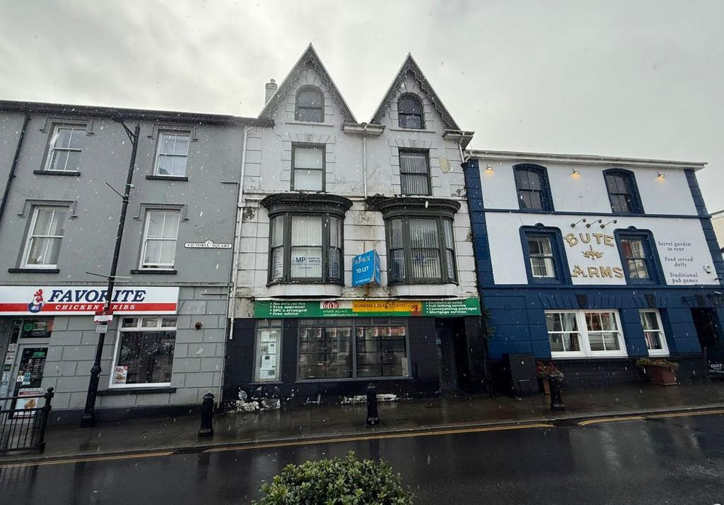27 Victoria Square, Aberdare, CF44 7LB Property for sale - £75,000