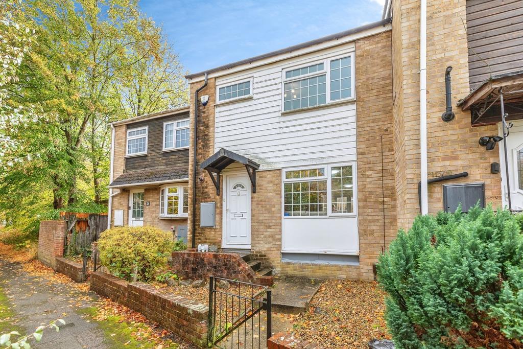 Ifield Way, Kent DA12 2 bed terraced house - £300,000