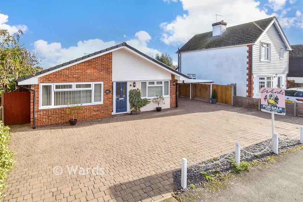 Clover Rise, Whitstable, Kent 3 bed detached bungalow - £495,000