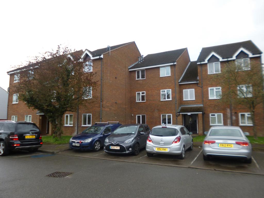 Cranleigh Close EN7 1 bed flat - £1,195 pcm (£276 pw)