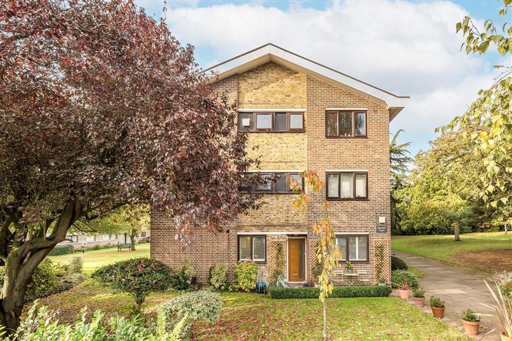 Greenacres, London SE9 1 bed flat - £270,000