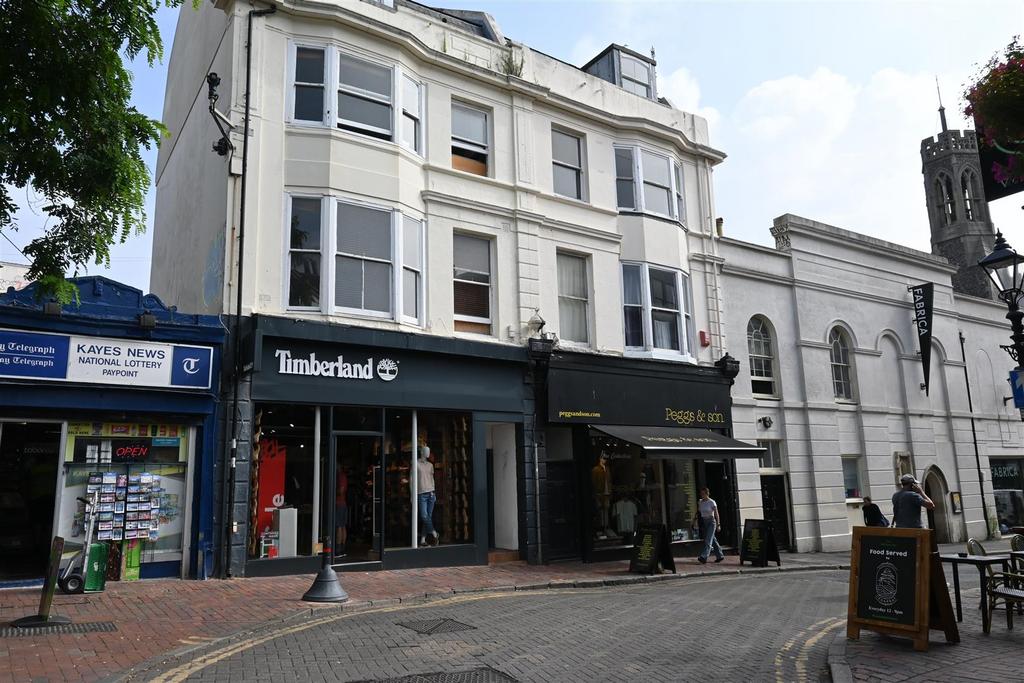 Duke Street, Brighton 1 bed flat to rent - £1,300 pcm (£300 pw)