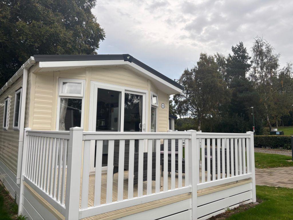 Springwood Holiday Park 3 bed park home - £39,995