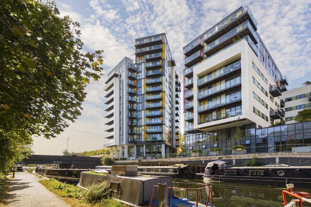 Homerton Road, London E9 1 bed flat - £1,798 pcm (£415 pw)