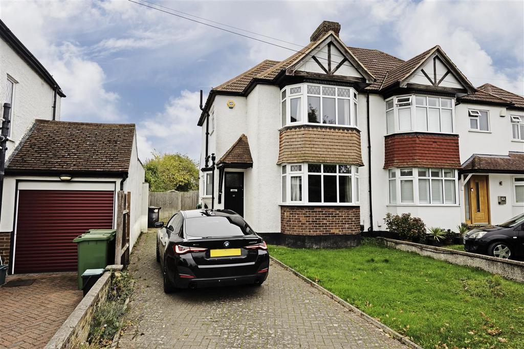 The Highway, Chelsfield 3 bed semi-detached house - £2,200 pcm (£508 pw)